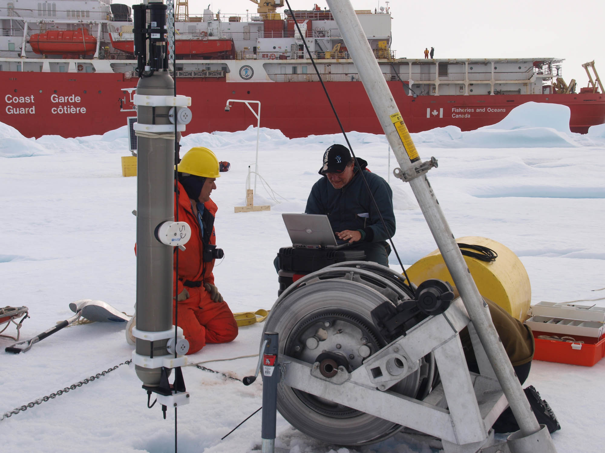 Phytoplankton & bio-optics under the ice in the Arctic Ocean - Laney Lab
